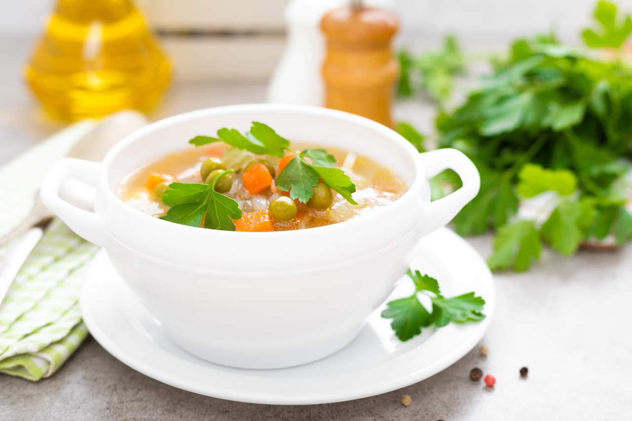 Sopa de legumes para emagrecer com 100 calorias - Vitat
