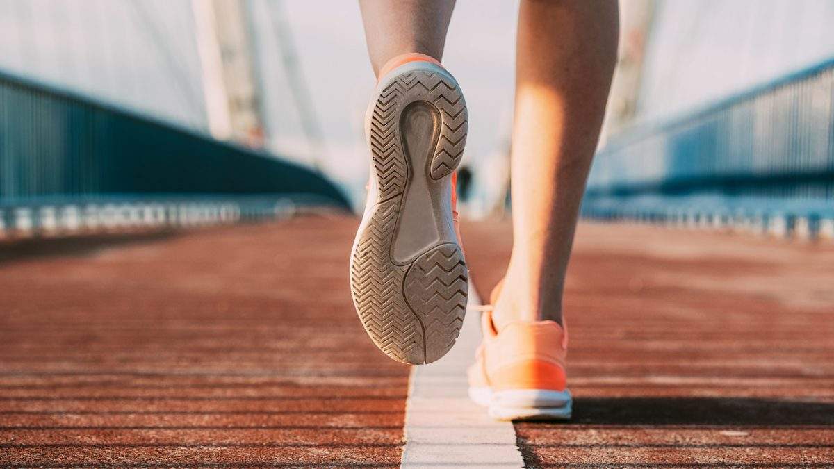 Alongamento: Tipos, benefícios e como praticar - Vitat