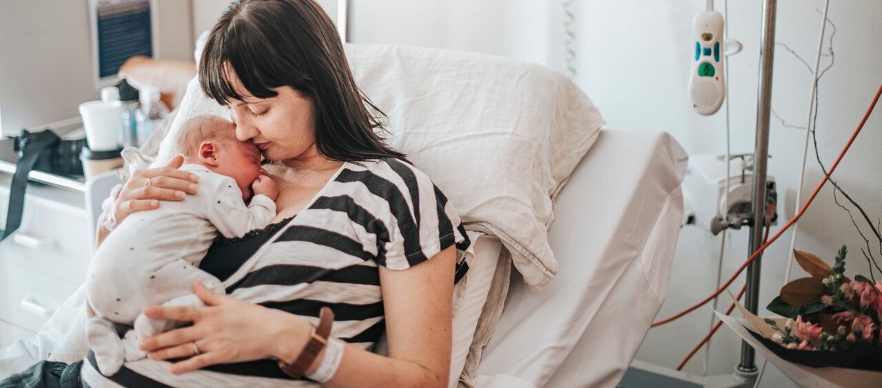 Pós-parto: tudo o que você pode (e não pode) fazer após dar à luz - Vitat