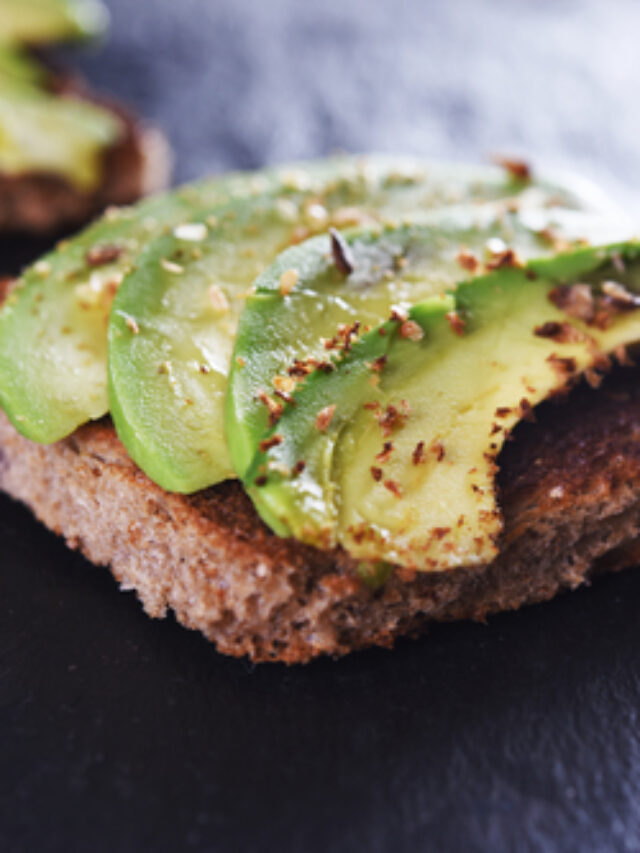 Receita de Avocado toast low carb - Vitat