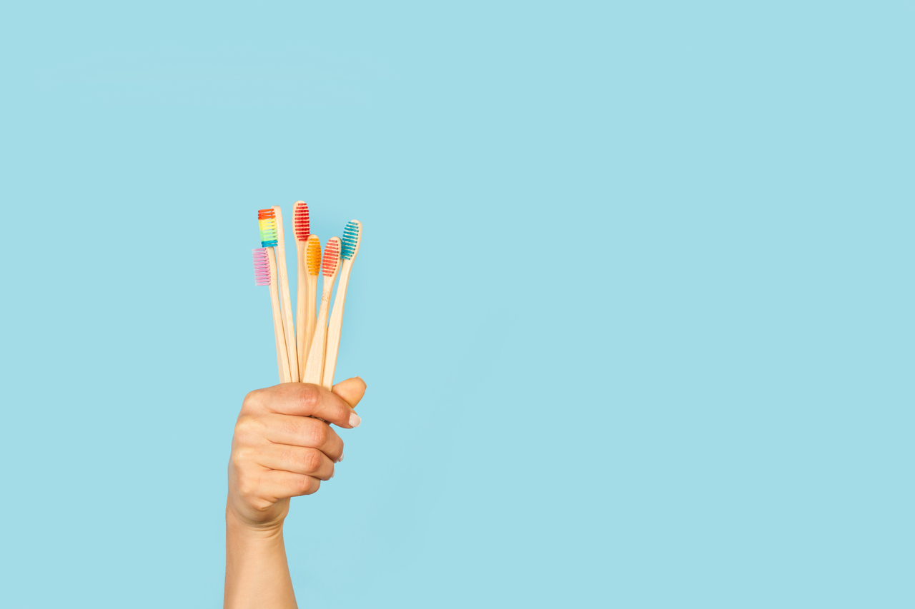 Limpeza bucal: importância, quando e como fazer - Vitat